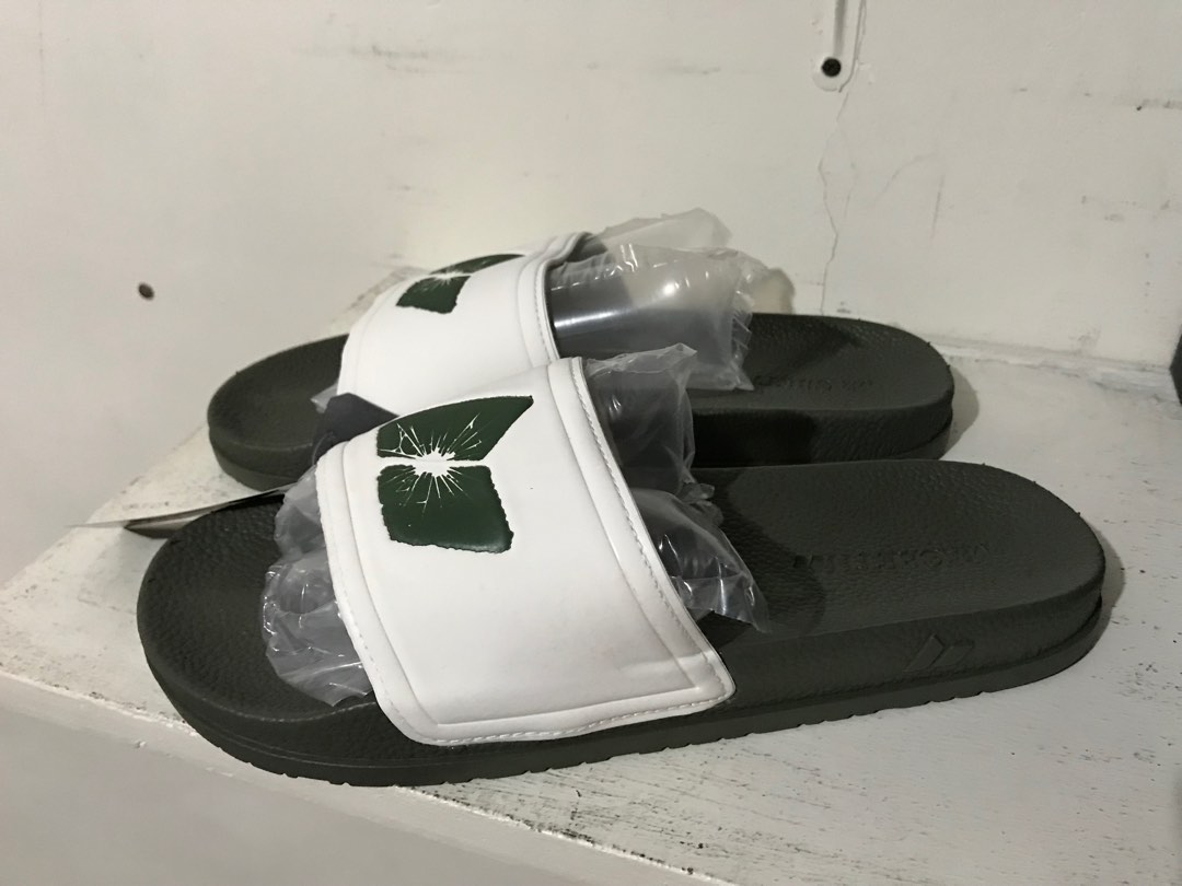 Macbeth Slides on Carousell