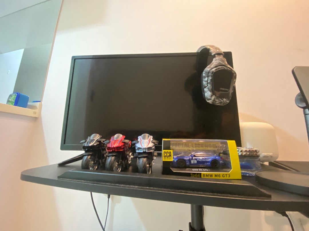 Monitor screen, TV & Home Appliances, TV & Entertainment, TV on Carousell