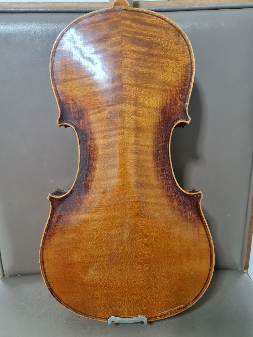Old German violin labeled M. NEUNER & HORNSTEINER violin, Hobbies ...