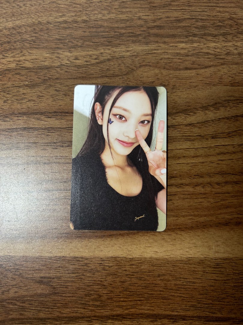 newjeans 1st ep haerin photocard, Hobbies & Toys, Memorabilia ...