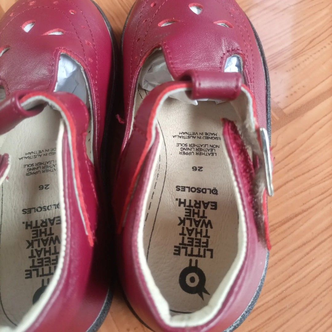 Old soles royal shoes - 26, Serba Serbi, Others di Carousell