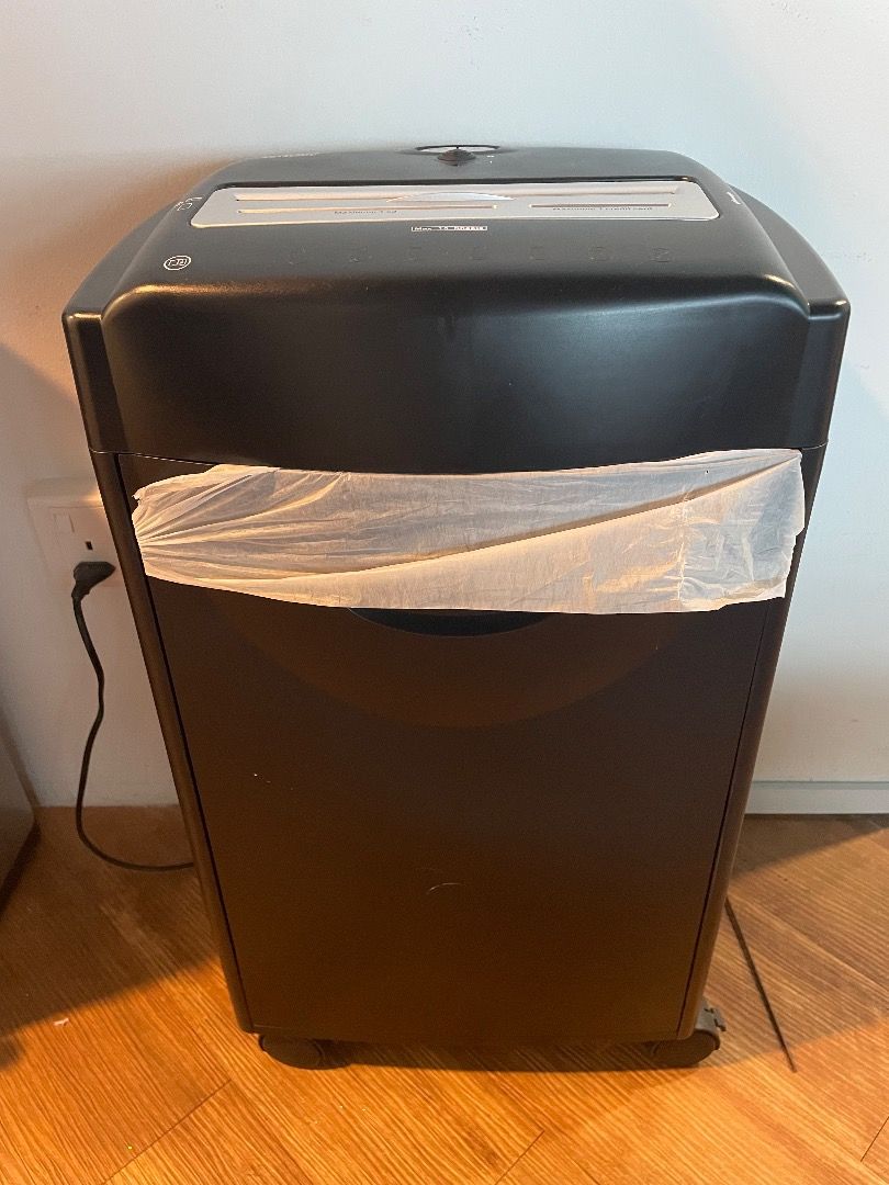 paper-shredder, Computers & Tech, Printers, Scanners & Copiers on Carousell