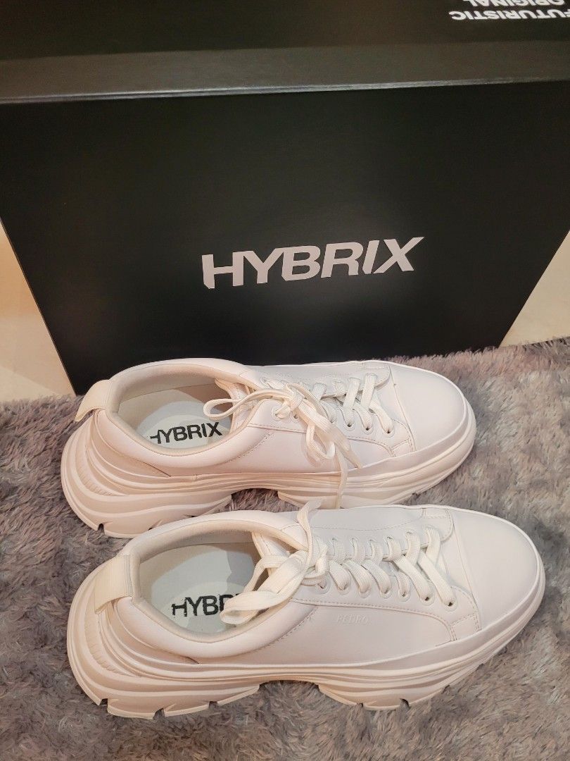 Pedro Hybrix Texture Sneakers, Fesyen Pria, Sepatu , Sneakers di Carousell