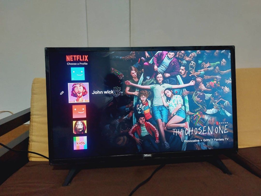 Philips 32" TV with remote control (not smart TV), TV & Home Appliances ...