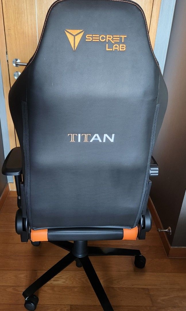 Secretlab Titan Gaming Chair, Furniture & Home Living, Furniture ...