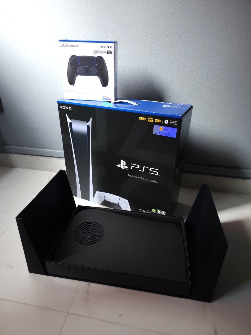 Sony PS5 Digital Edition with additional controller & dbrand faceplate ...