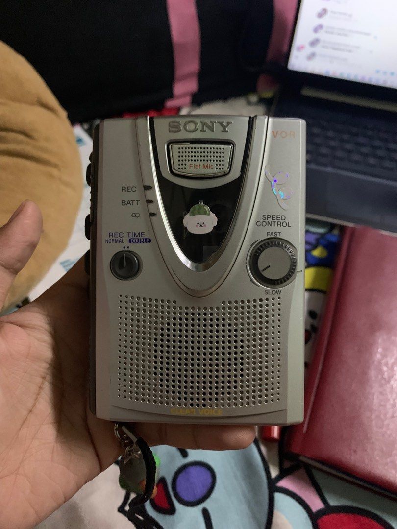 Sony Walkman TCM-400DV, Audio, Portable Music Players on Carousell