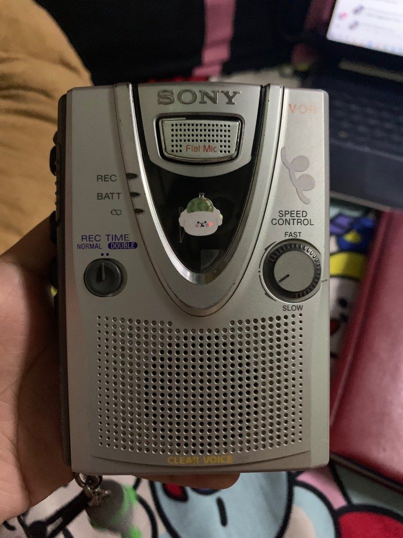 Sony Walkman TCM-400DV, Audio, Portable Music Players on Carousell