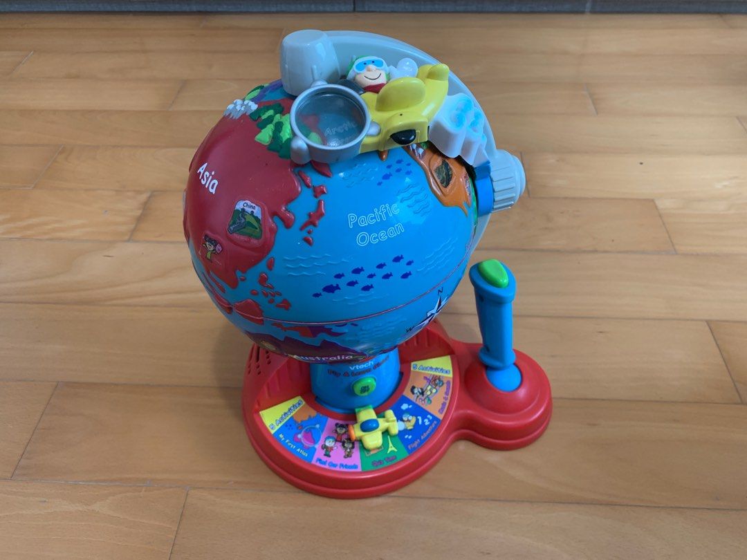 V tech fly and learn globe, 兒童＆孕婦用品, 嬰兒玩具 - Carousell