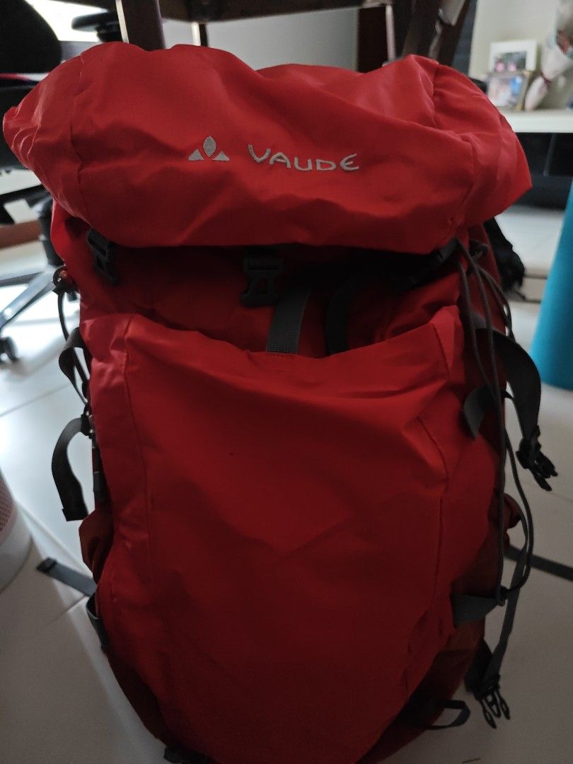 Vaude Hiking Backpack, Men's Fashion, Bags, Backpacks on Carousell