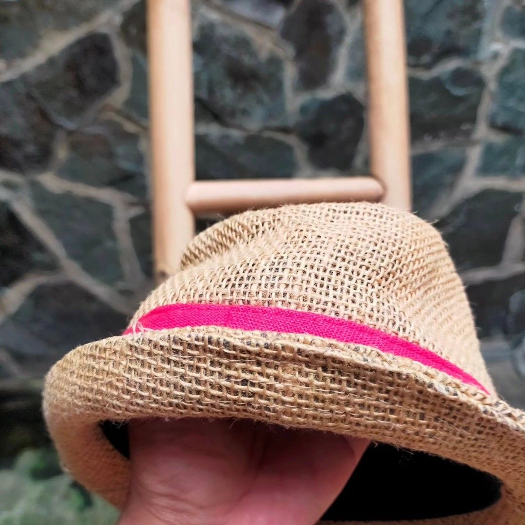 Vedora anak, Fesyen Pria, Aksesoris, Topi di Carousell