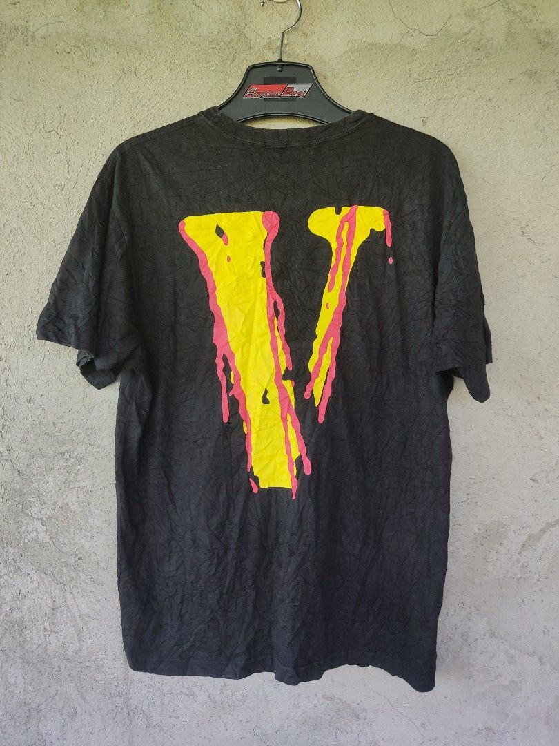 VLONE SMILEY FACE TEE, Men's Fashion, Tops & Sets, Tshirts & Polo ...