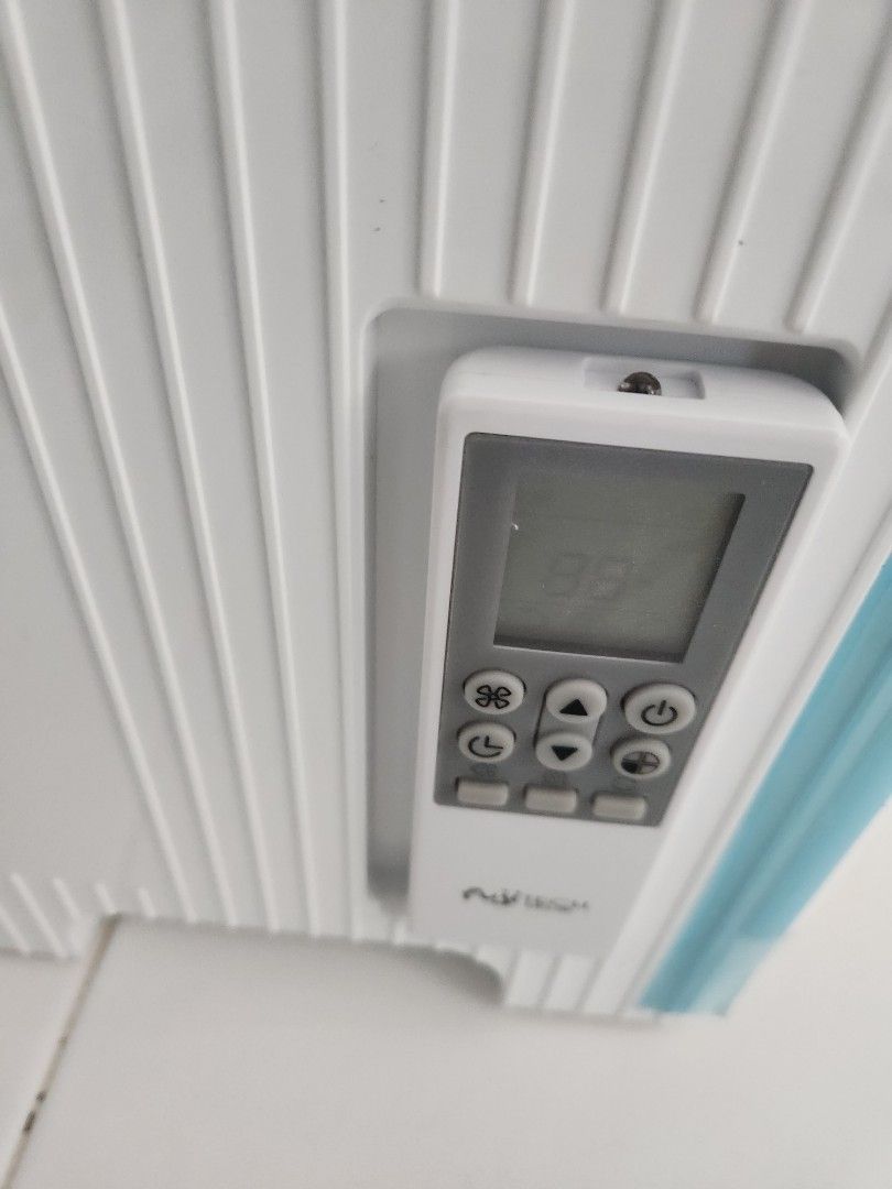 Window unit Aircon Almost New, TV & Home Appliances, Air Conditioners ...