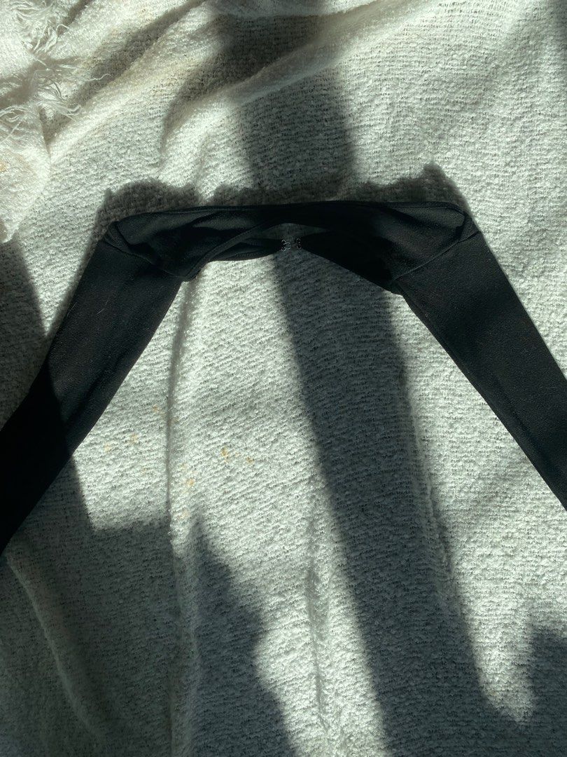Y2K acubi buckle bolero, Women's Fashion, Tops, Other Tops on Carousell
