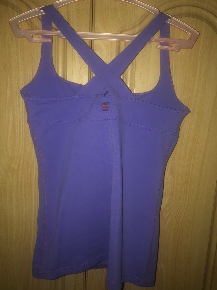 Yoga Zobha, Men's Fashion, Activewear on Carousell