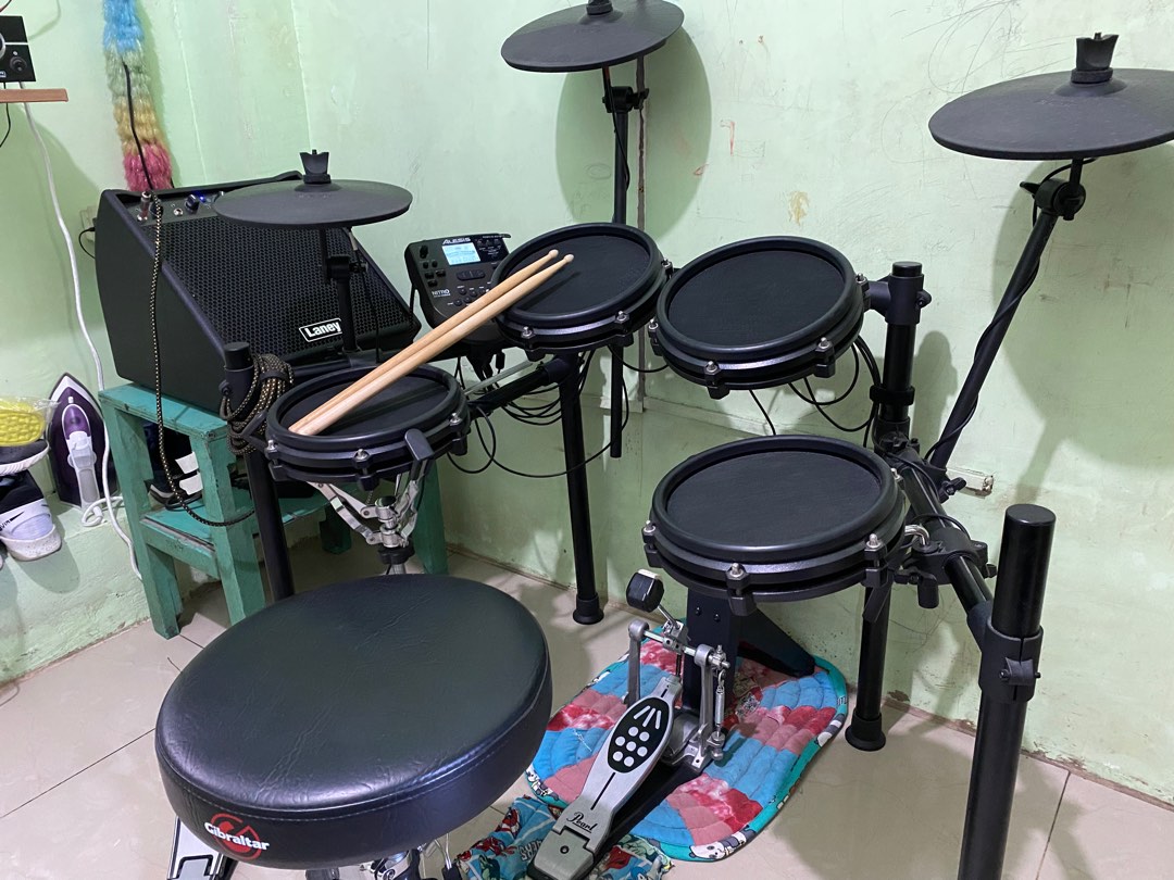 Alesis nitro mesh kit upgraded to pearl p920 single pedal with laney ...