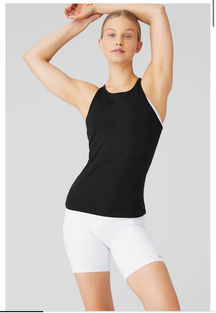 Alo yoga select tank black, Olah Raga, Baju Olahraga di Carousell