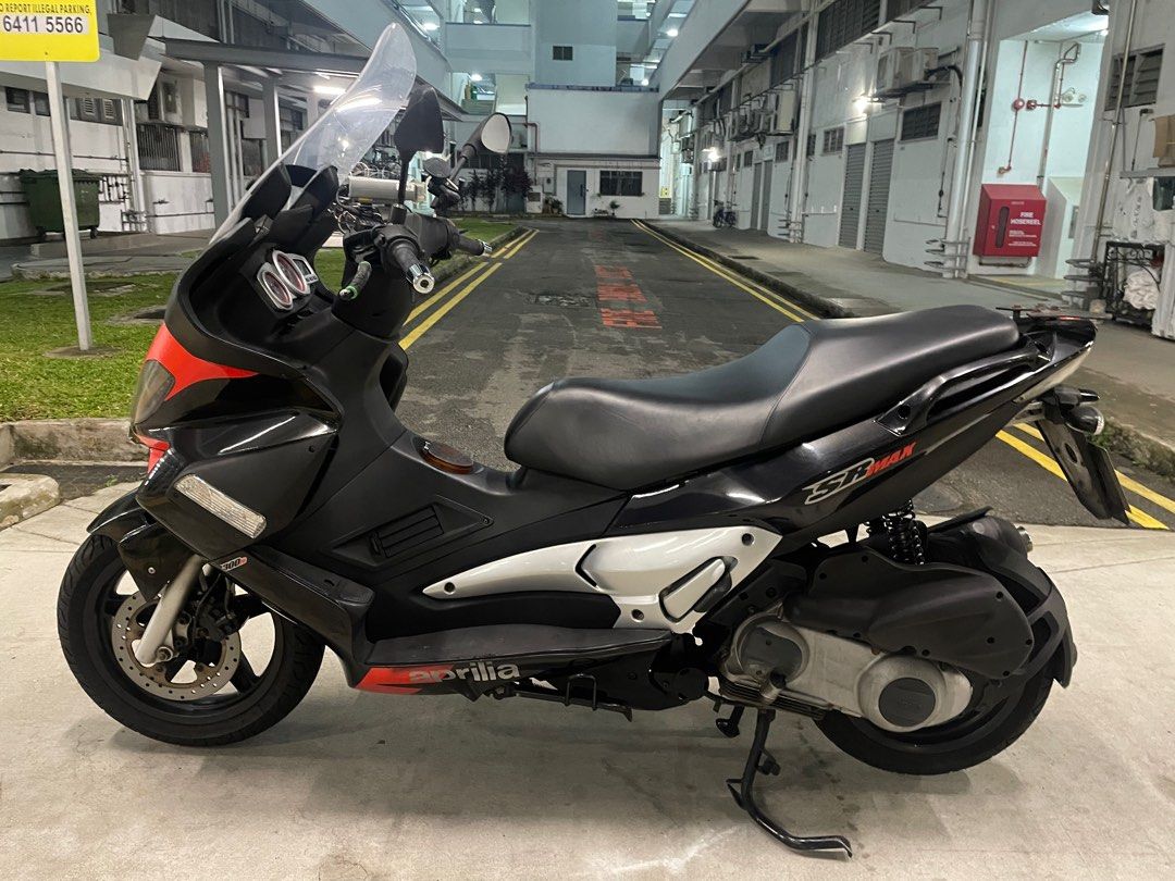 Aprilia SR MAX 300 CVT, Motorcycles, Motorcycles for Sale, Class 2A on Carousell