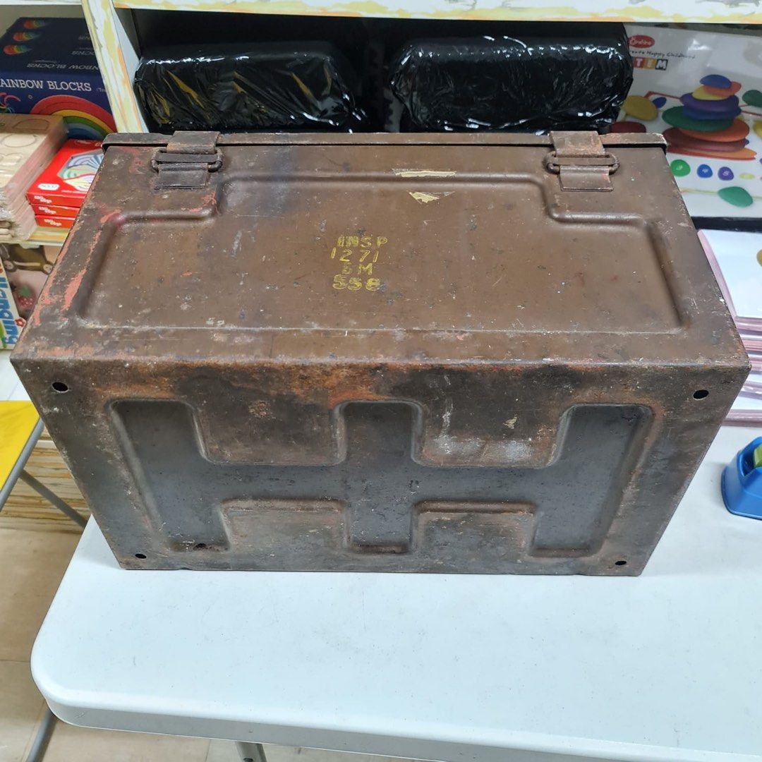 Army metal box for explosives, 1956 ,, Hobbies & Toys, Memorabilia ...