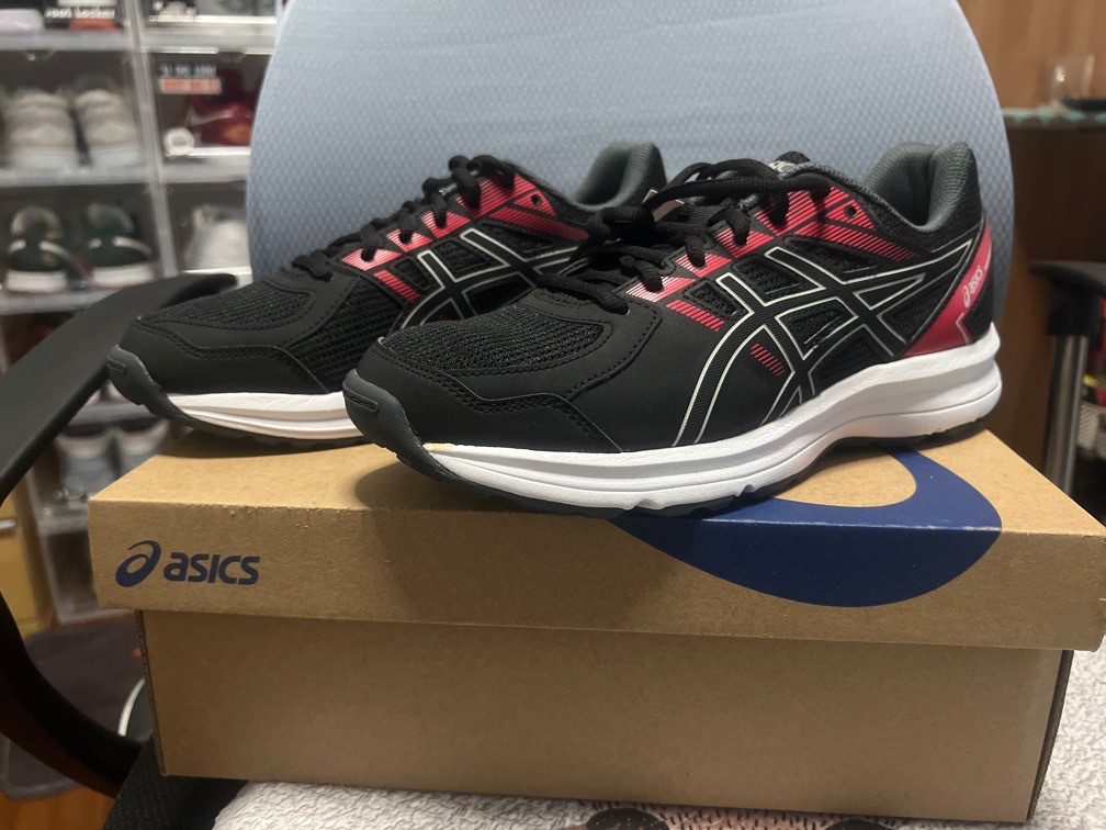 Asics running shoes, Men's Fashion, Footwear, Sneakers on Carousell