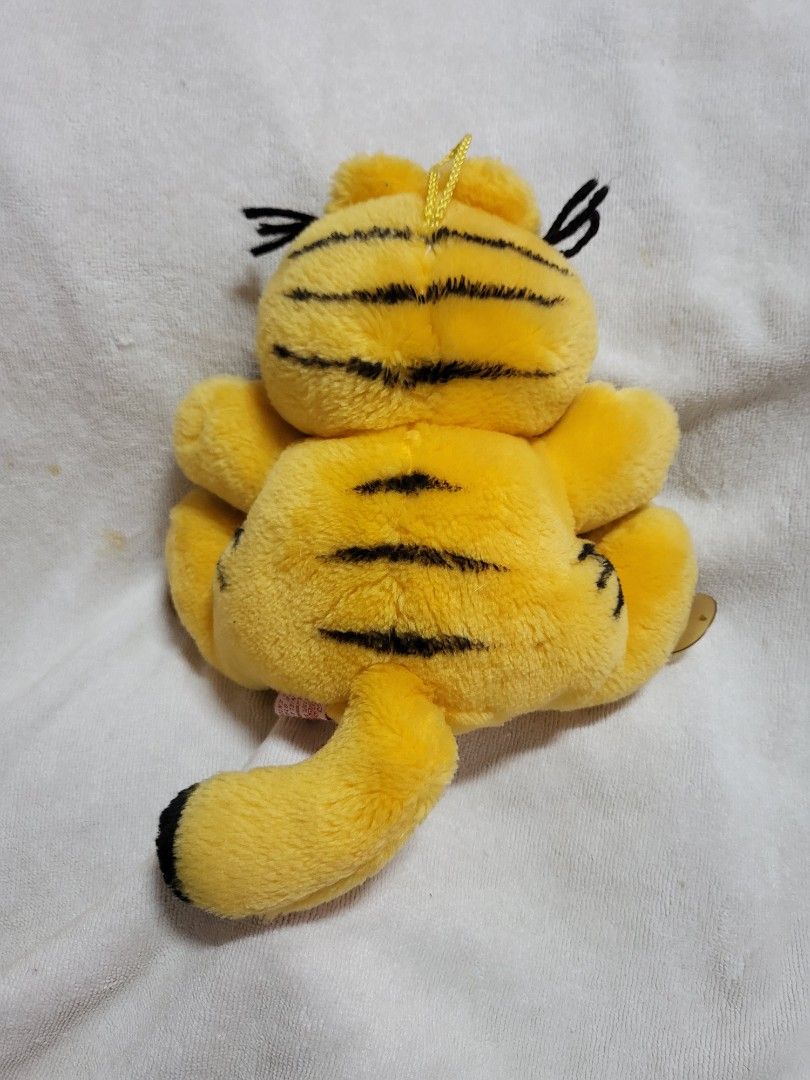 Authentic Vintage Smirking Garfield Plush Soft Toy, Hobbies & Toys ...