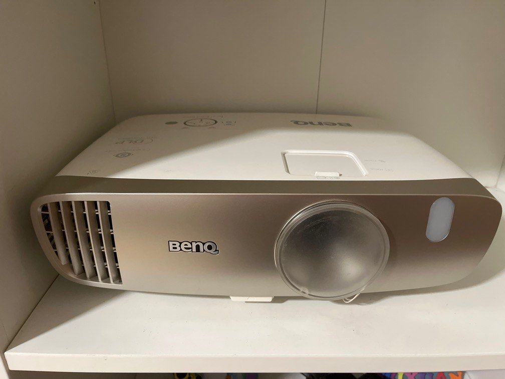 BenQ W2000 1080p Full HD Rec 709 Projector, TV & Home Appliances, TV ...