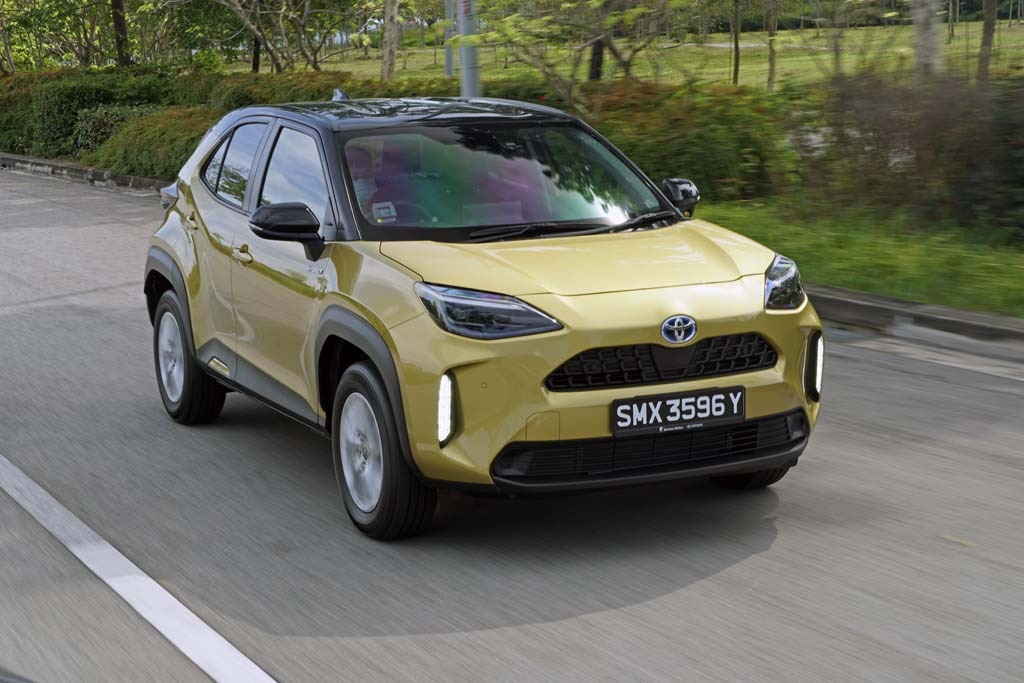 yaris cross hybrid brand new last 2 unit gold & black CLEARANCE SALE ...