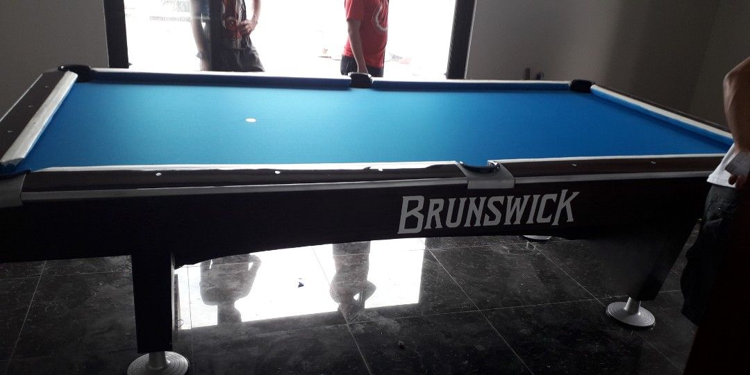 BRUNSWICK ADJUSTABLE LEGS STANDARD BILLIARD TABLE, Sports Equipment ...