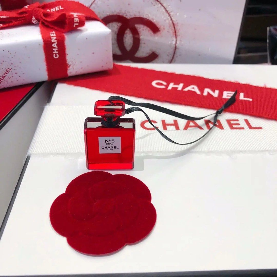 Chanel No.5 Red Charm, Women's Fashion, Jewelry & Organisers, Charms on ...