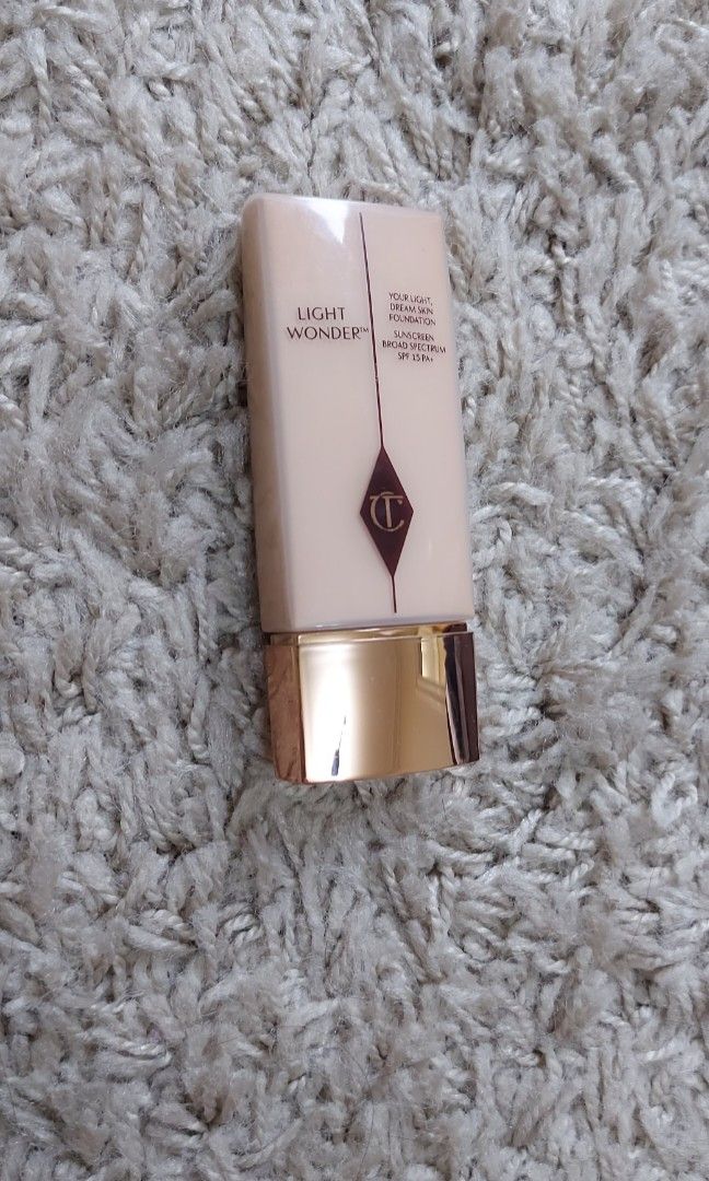 Charlotte Tilbury Light Wonder Foundation - Shade 3, Kesehatan ...