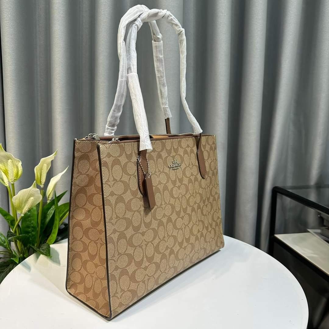 Coach Nina Tote in Signature Canvas Khaki, Women's Fashion, Bags ...