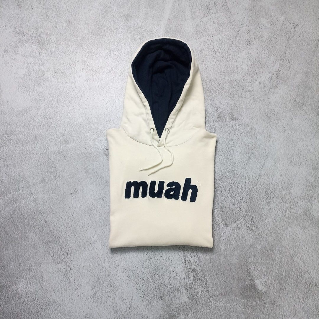Hoodie Muah Muah warna putih krem, Fesyen Pria, Pakaian , Baju Luaran ...