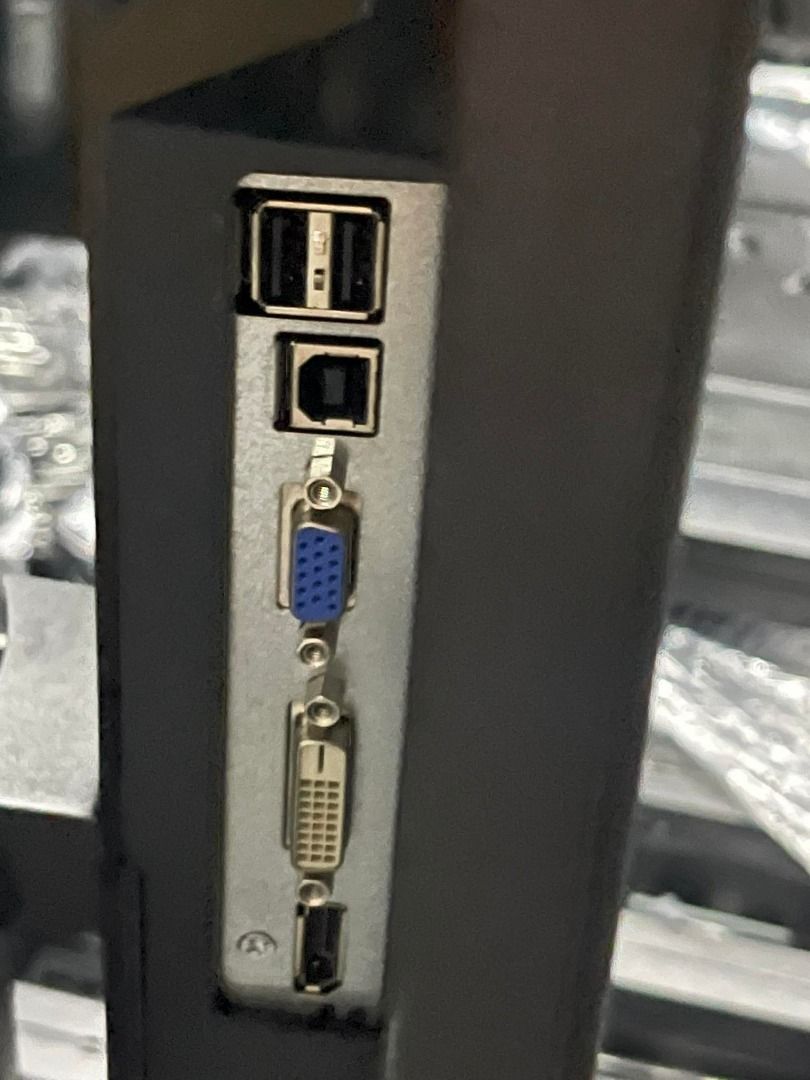 HP Z24i 24" inch wide screen IPS LED-backlit Monitor ROTATABLE WITH VGA ...