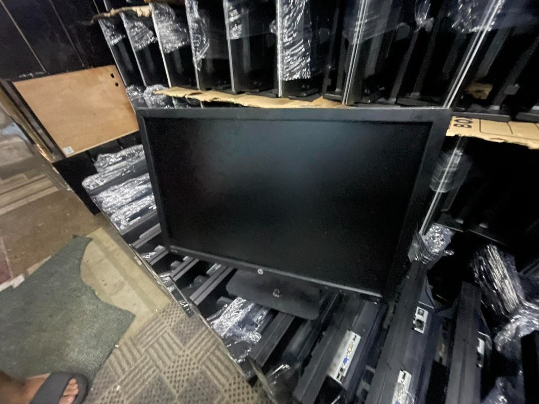 IPS MONITOR HP Z24i 24 inches LED Backlit, Resolution | powercord | vga ...