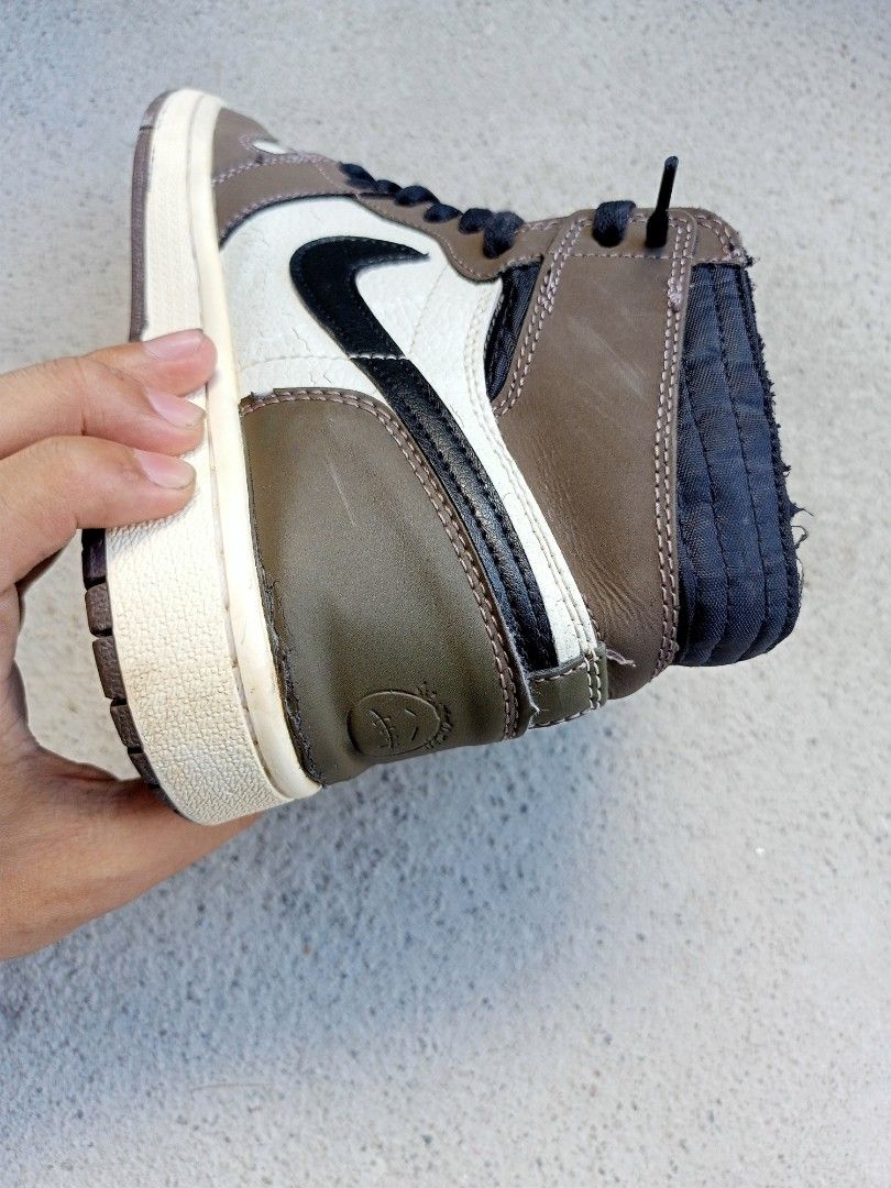 J1 Travis Scott Mocha High, Men's Fashion, Footwear, Sneakers on Carousell