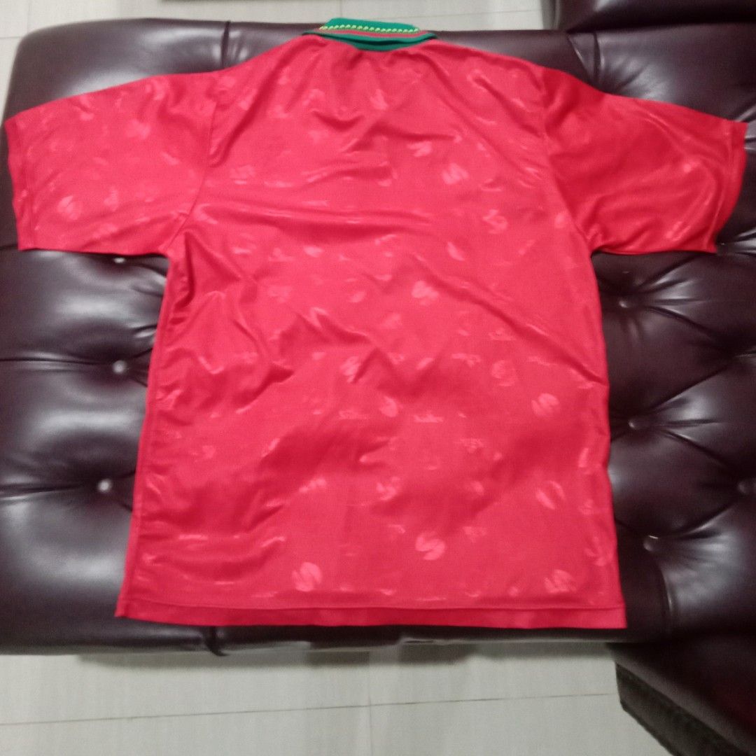 Jersey retro timnas portugal 1995/96, Olah Raga, Baju Olahraga di Carousell