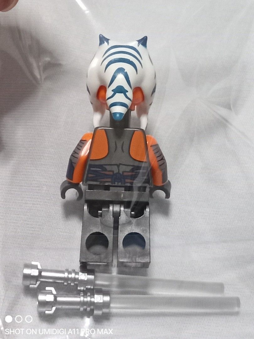 Lego Ashoka Tano printed arms minifigure and with two white lightsabers ...