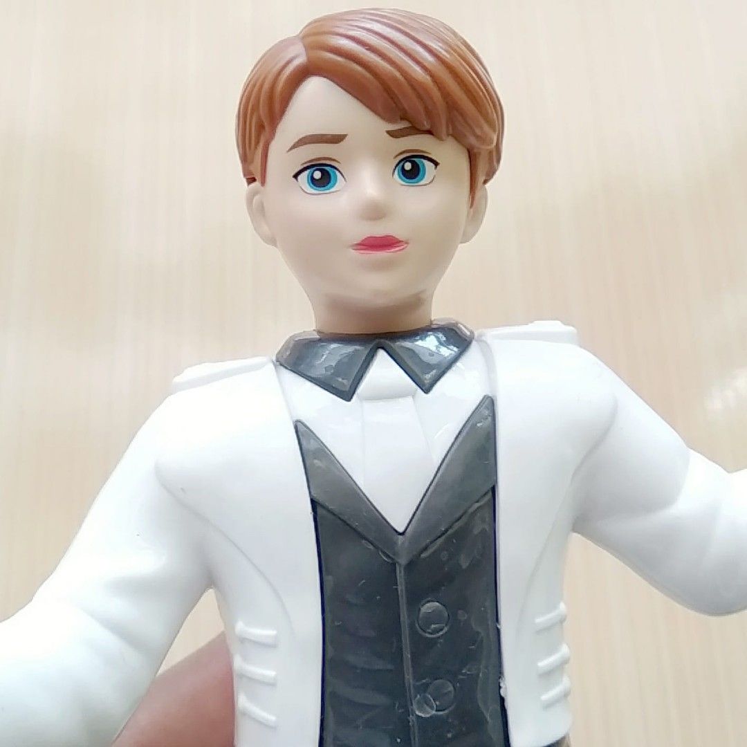 Mainan / Pajangan Figure Prince Pangeran Tuxedo Barbie Toys Bekas, Toys ...