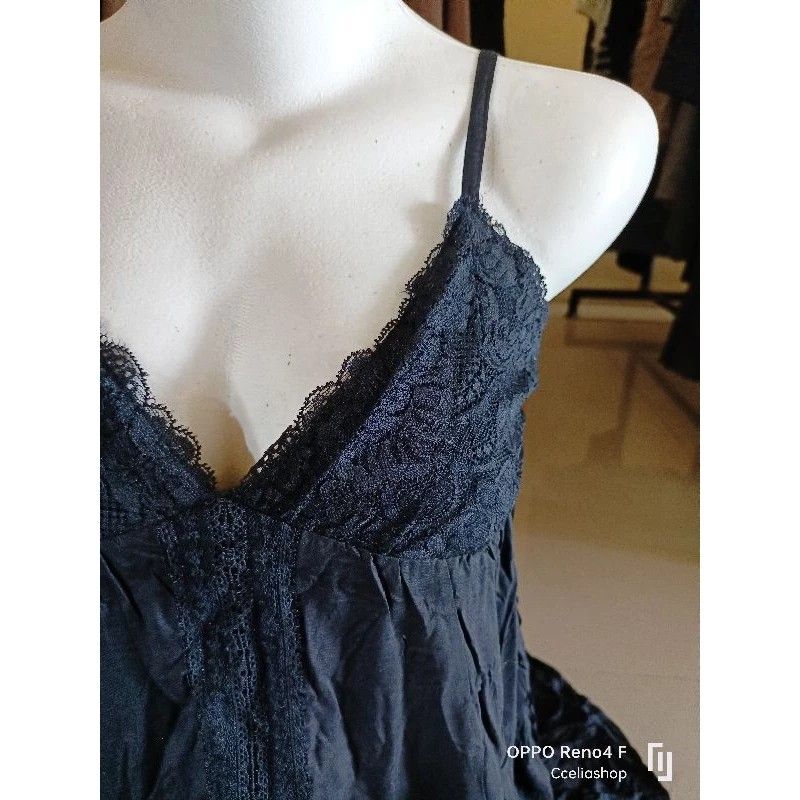 MAISON GILFY Top Lace black Kawaii, Fesyen Wanita, Pakaian Wanita ...