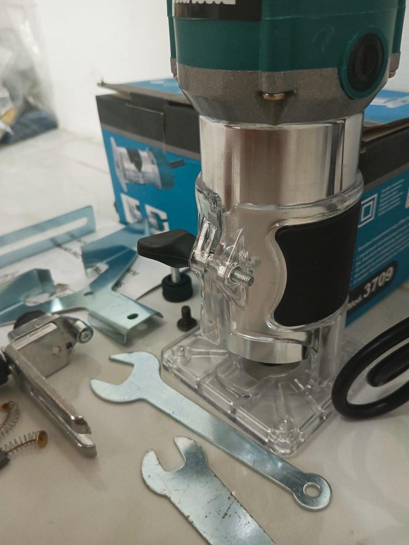 Makita Trimmer, Commercial & Industrial, Construction Tools & Equipment ...