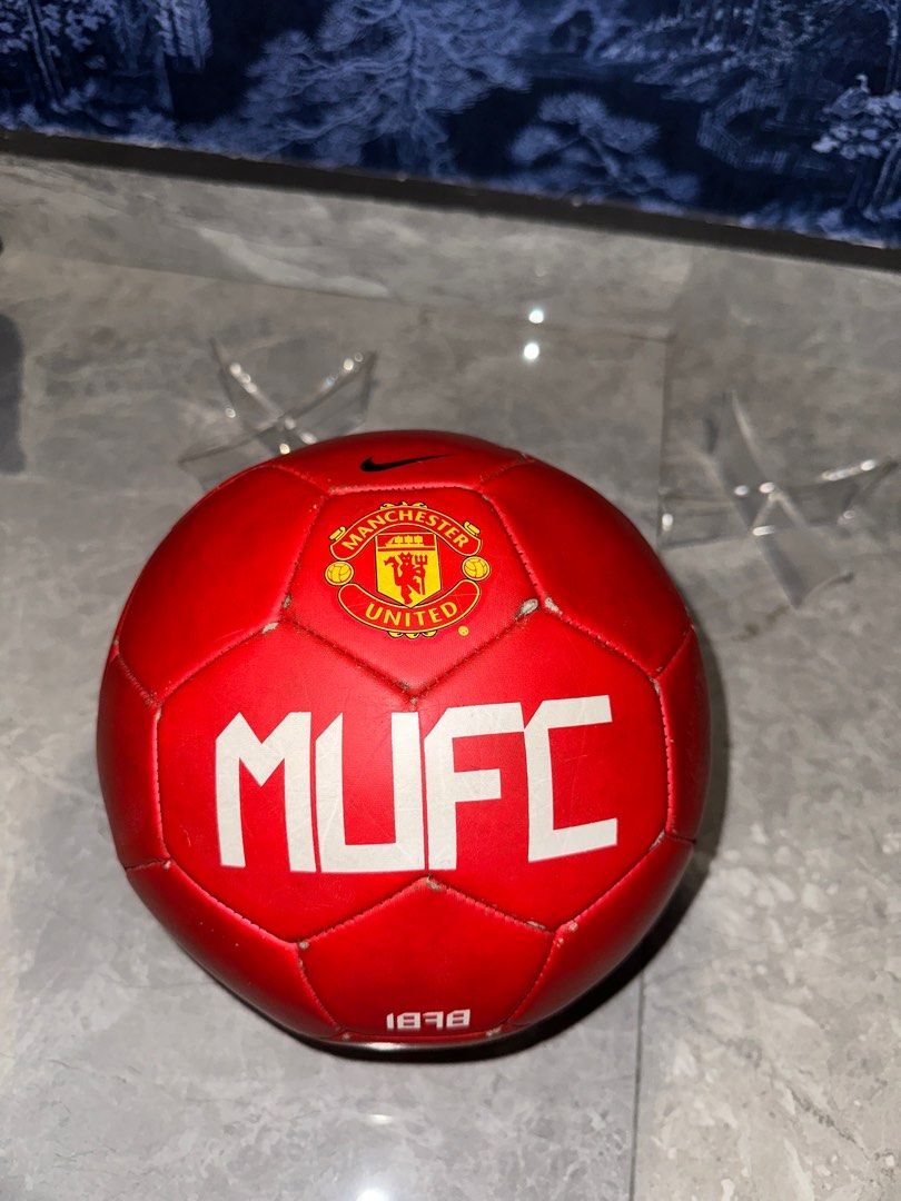 Manchester United Collectible Balls, Sports Equipment, Other Sports ...