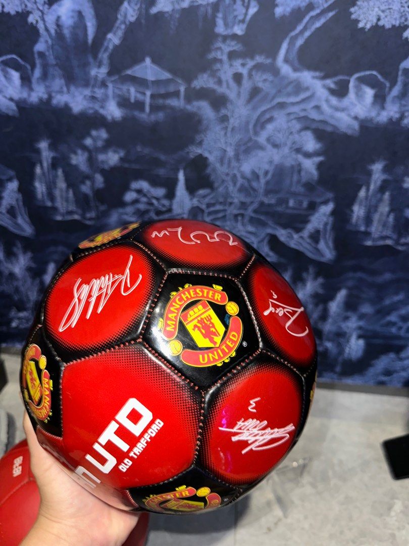 Manchester United Collectible Balls, Sports Equipment, Other Sports ...
