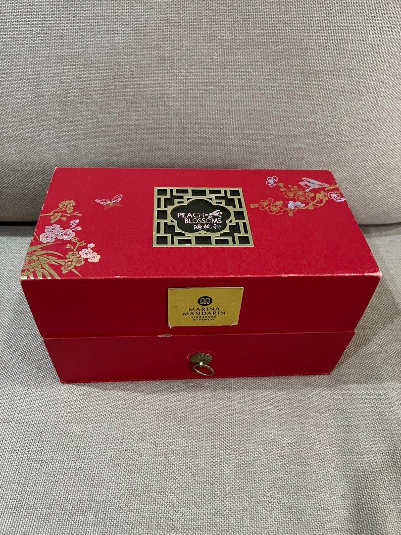 Marina Mandarin mooncake box, Women's Fashion, Jewelry & Organisers ...