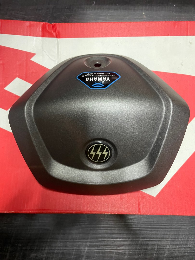 NMAX V2 Handlebar middle cover, Motorcycles, Motorcycle Accessories on ...