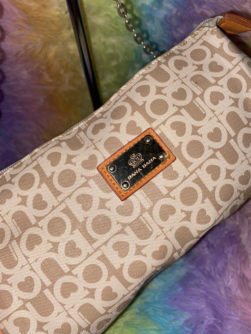 Original Bana bana Kili Bag, Women's Fashion, Bags & Wallets, Clutches ...