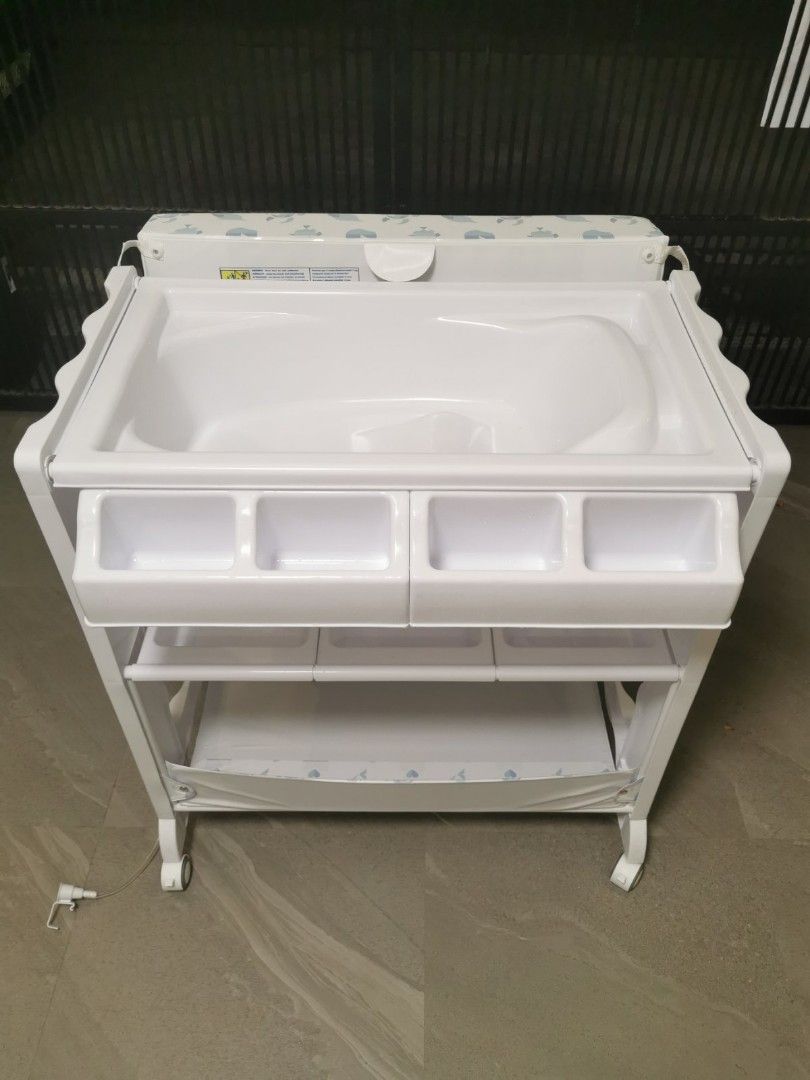 Pre-loved Mom & Baby Bathing Station, Babies & Kids, Bathing & Changing ...