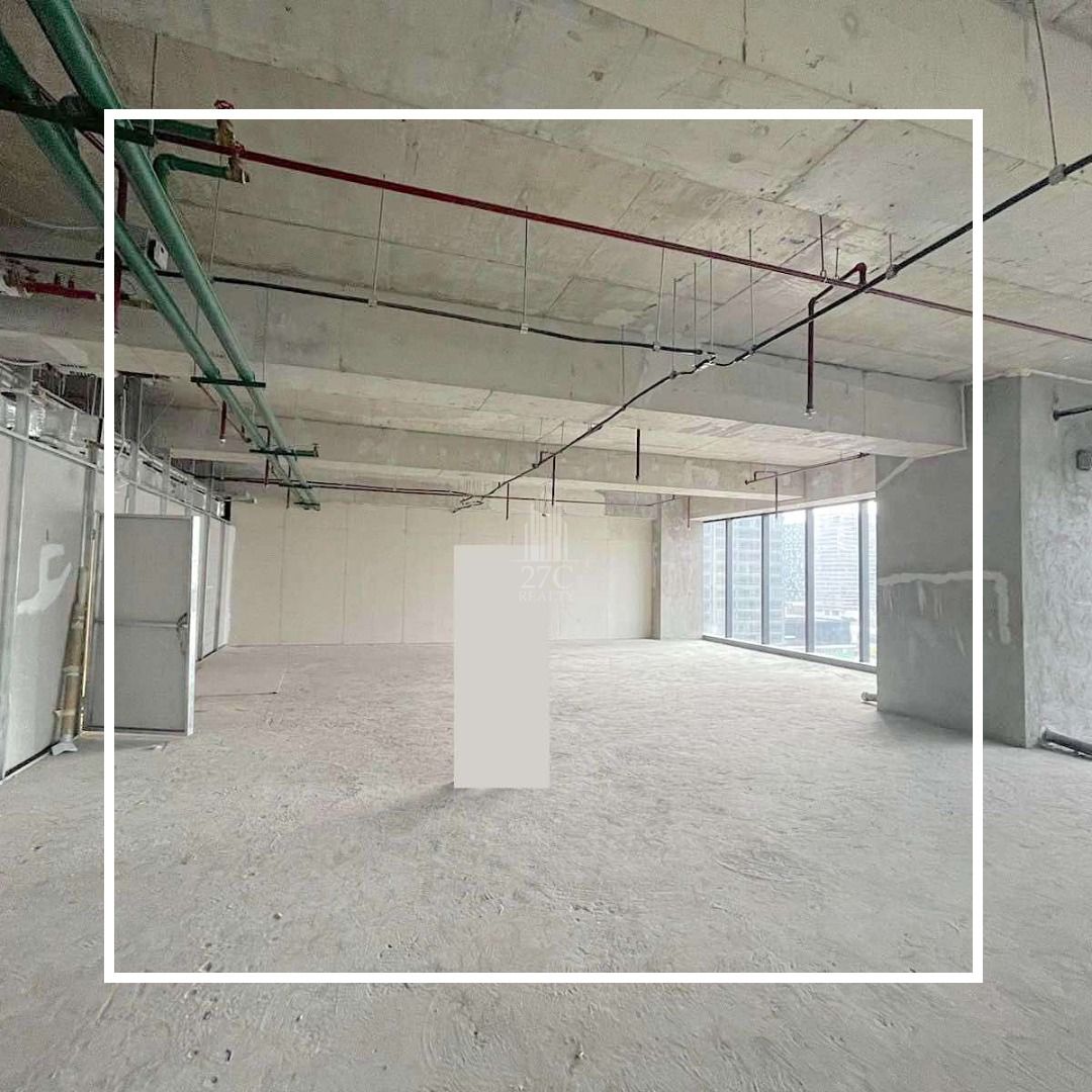 Prime Corner Office Unit for Lease in High Street South Corporate Plaza ...