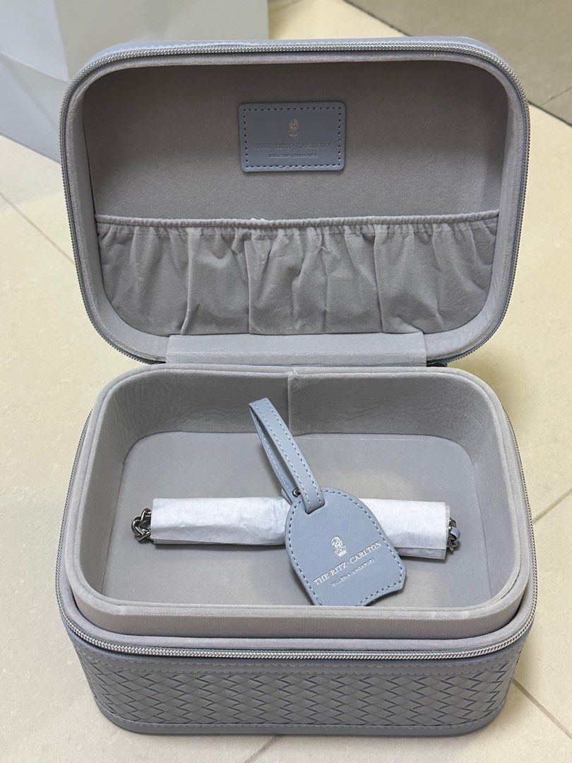 Ritz Carlton Blue Mooncake Box, Women's Fashion, Jewelry & Organisers ...