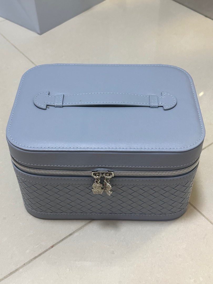 Ritz Carlton Blue Mooncake Box, Women's Fashion, Jewelry & Organisers ...