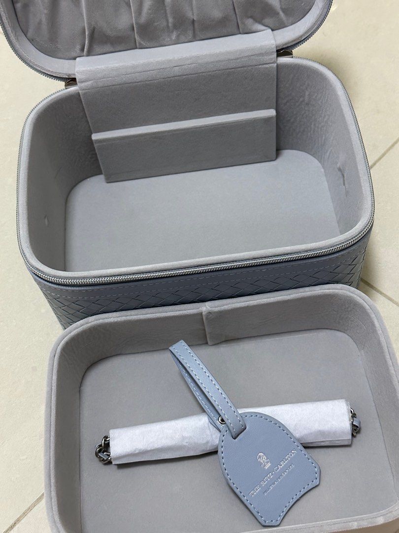 Ritz Carlton Blue Mooncake Box, Women's Fashion, Jewelry & Organisers ...